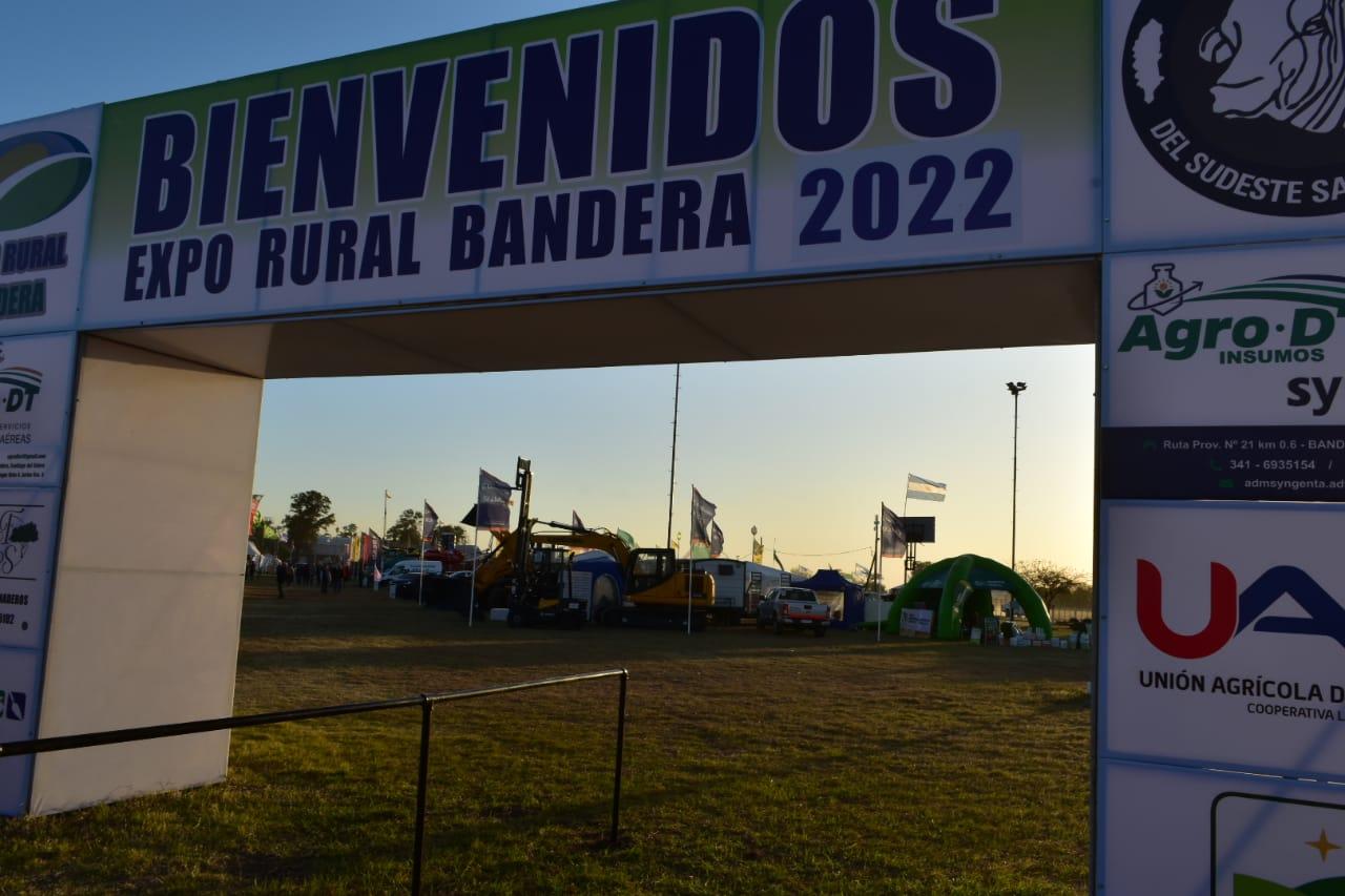 Comenzó la Expo Bandera 2022 y el campo esta fiesta - Sur Santiagueño ...