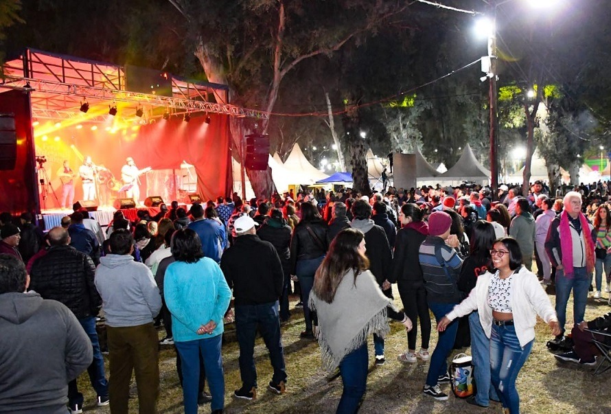 Otro fin de semana con una gran grilla de artistas en la Feria ...